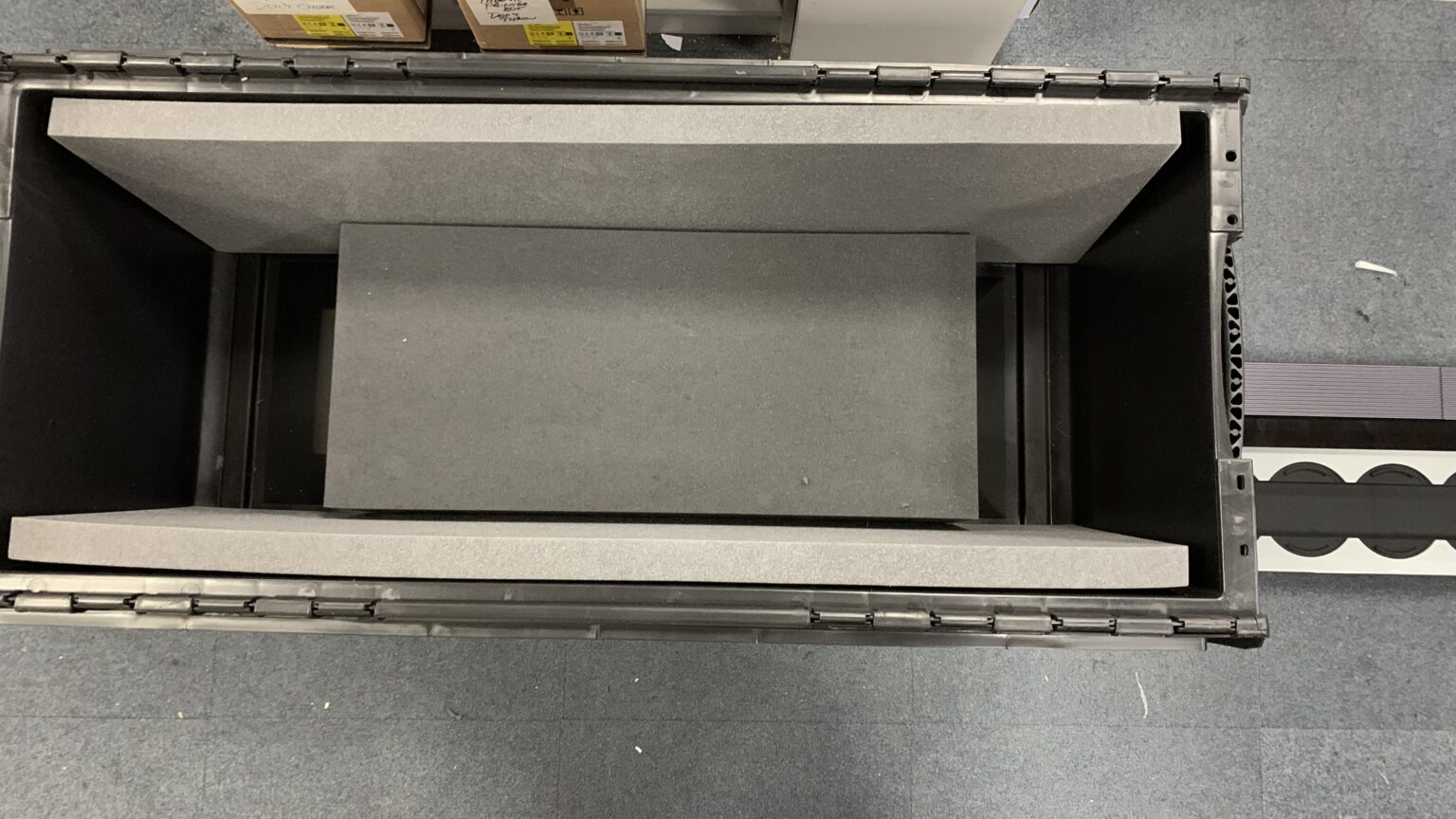 How to pack a product - BeoSound 9000 at Multicare Electronics